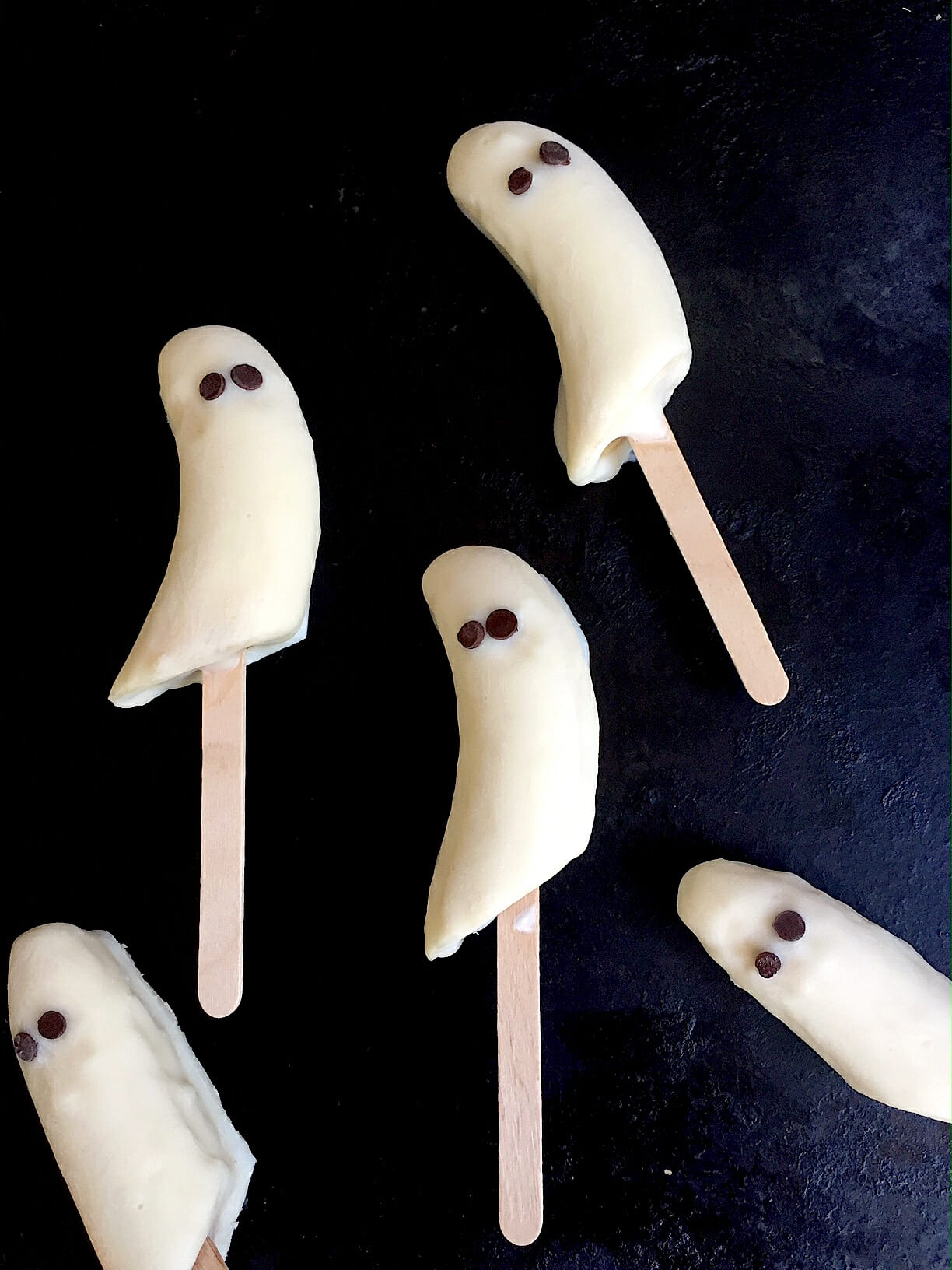 Healthy Halloween Treats for Kids: Banana Ghost Pops